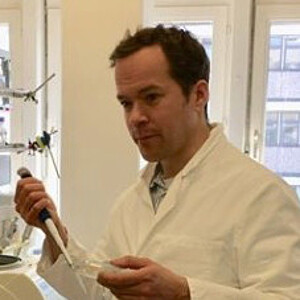 Prof. Dr. Fabian M. Commichau: Homepage Mikrobiologie